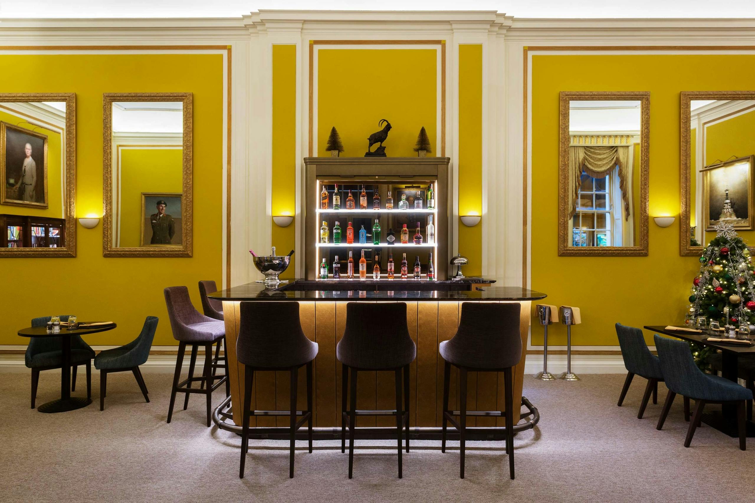 Beautifully Designed Bespoke Luxury Home Bars | HUX London